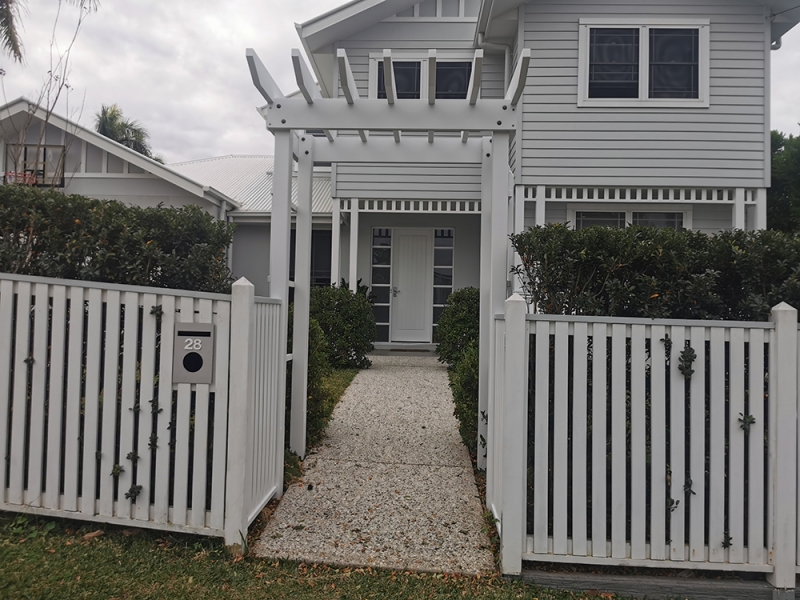 White Entrance Arbour | Painted White Arbour | Arbour Tarragindi ...