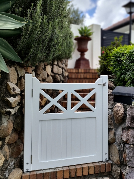 Eyebrow Pergola with Arbour and Entrance Gates | Pergola| Windsor ...