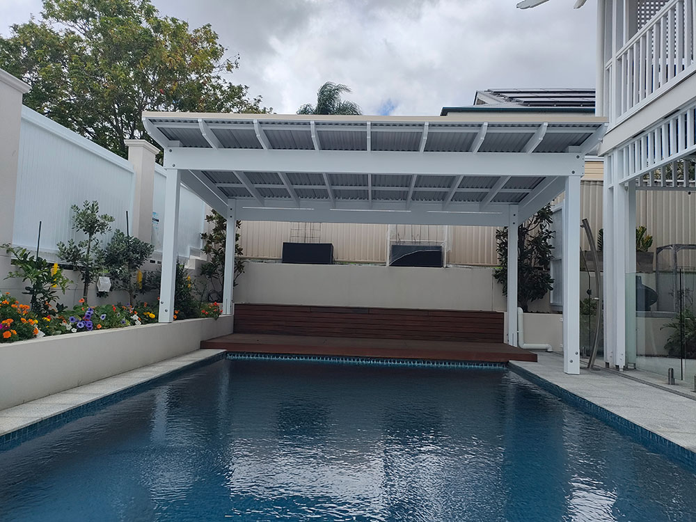 Roofed Pergola | Pine Pergola | Hamptons White Pergola | Pelican Waters ...